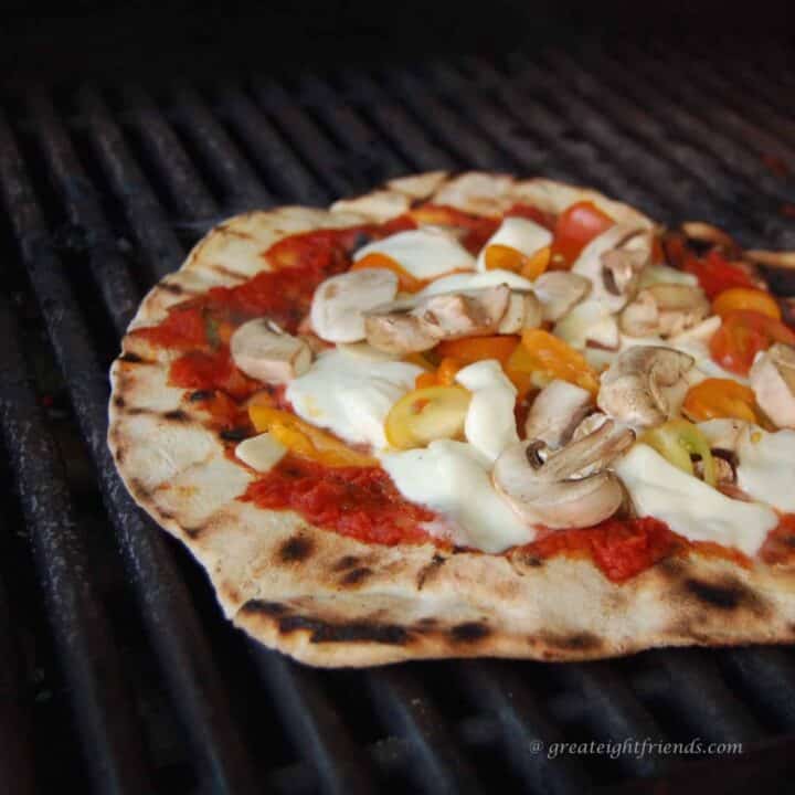 The Easiest Grilled Pizza Recipe - Great Eight Friends