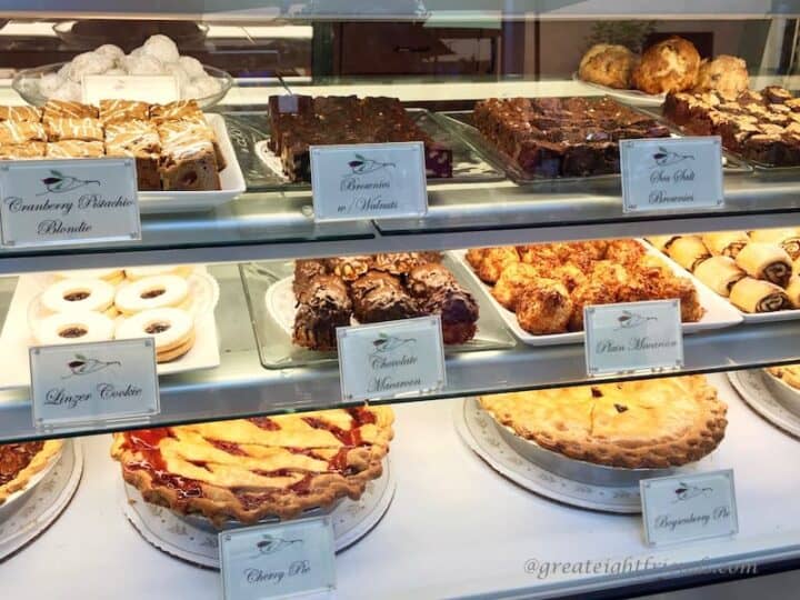 Sweet Lady Jane...A Bakery! - Great Eight Friends