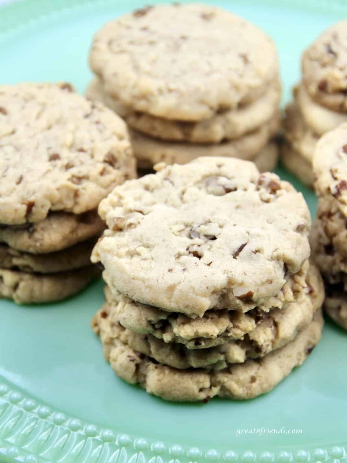 Easy Pecan Sandies Cookie Recipe - Great Eight Friends